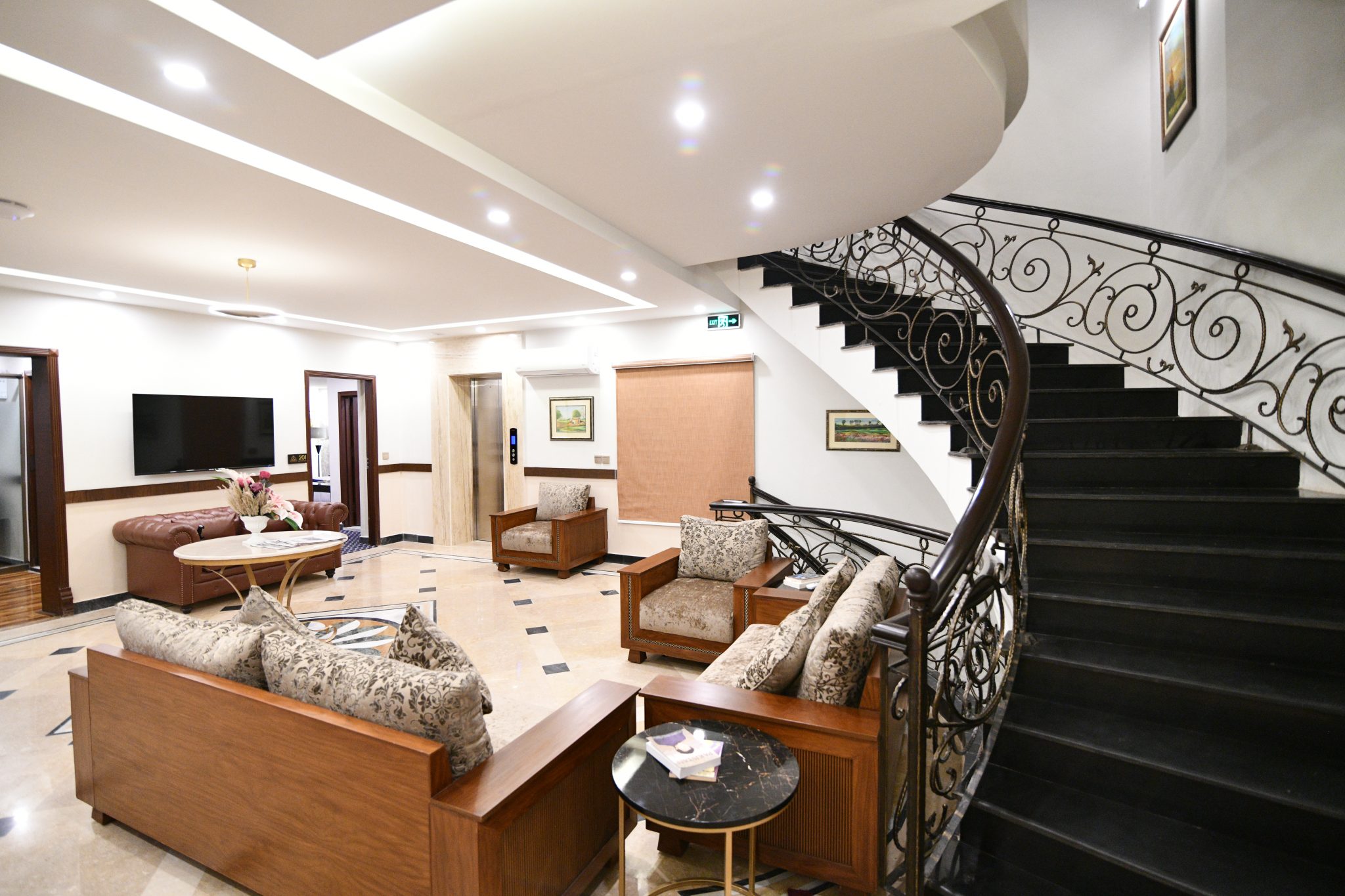 Royal Regency – Come Home to Comfort.